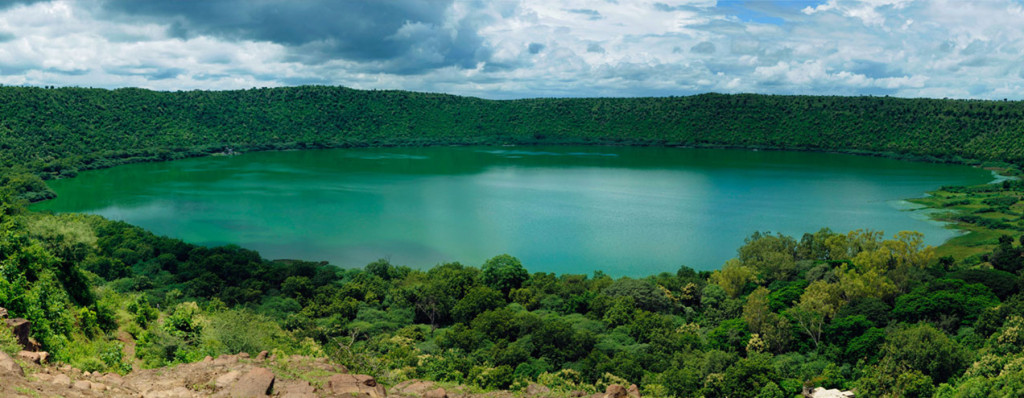 "Lonar Crater Lake": The Mysterious Lake In Maharashtra, One Of The ...