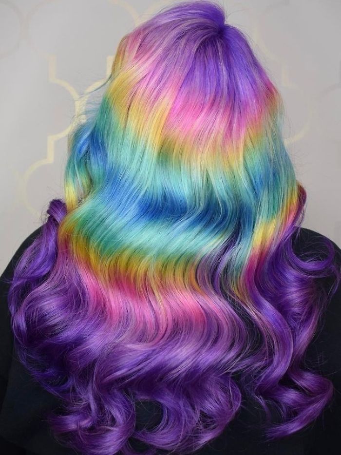 You Will In Love With This New Shine Line Hair Trend!