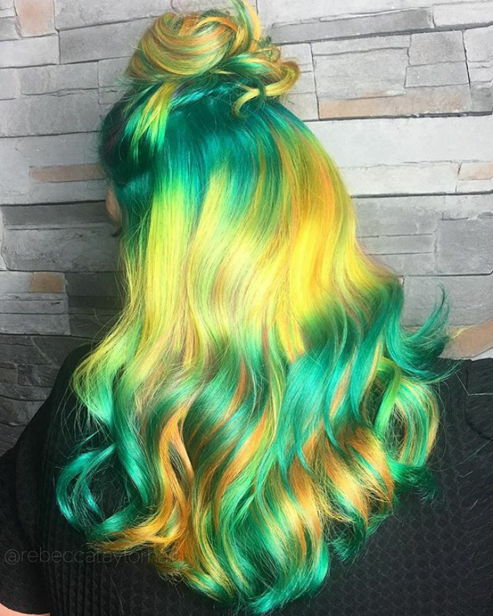 You Will In Love With This New Shine Line Hair Trend!