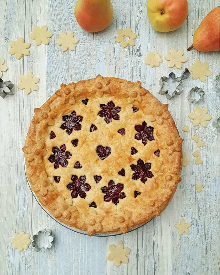 15 Beautiful Pie Designs That Are Too Pretty To Eat