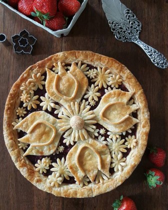 15 Beautiful Pie Designs That Are Too Pretty To Eat