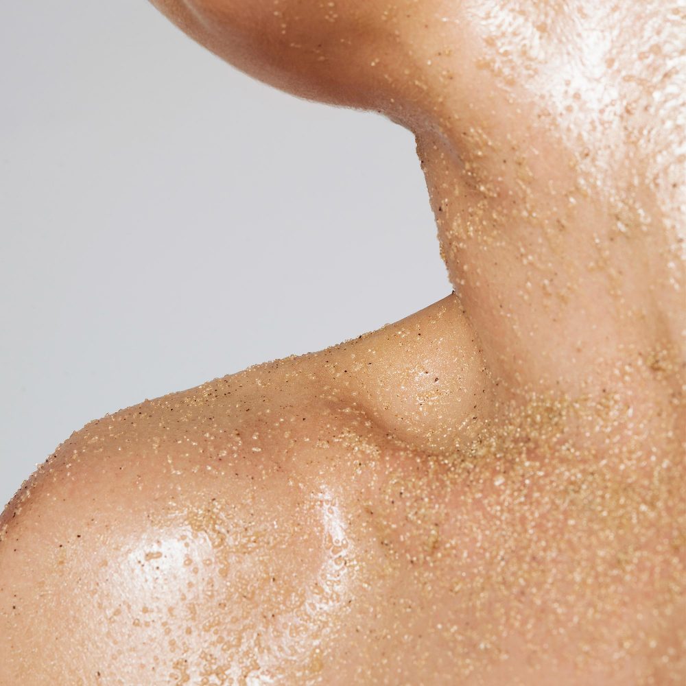 Easy Ways To Remove Dry And Dark Skin Around Your Neck!