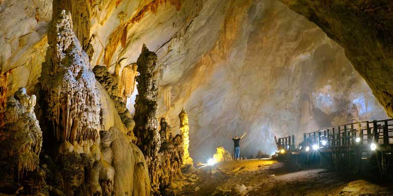 The 10 Largest Caves In The World | World's Biggest Caves
