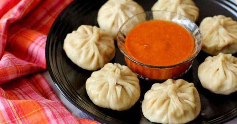 How To Make Momos At Home | How To Make Momos Chutney
